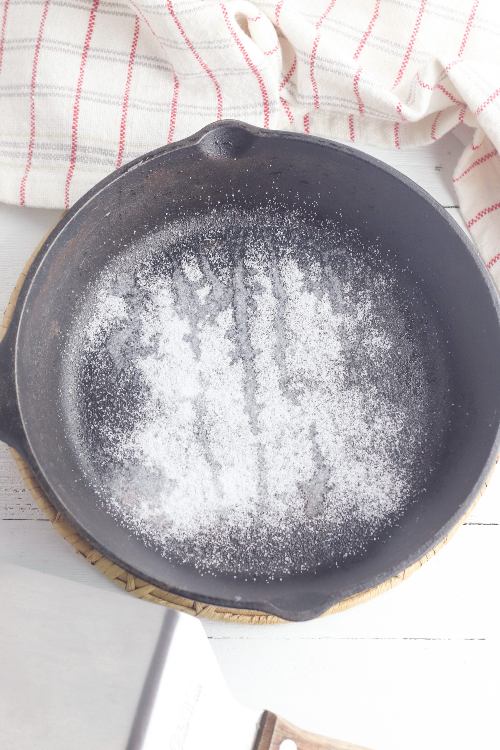 How to Clean a Cast Iron Pan - Pantry Escapades